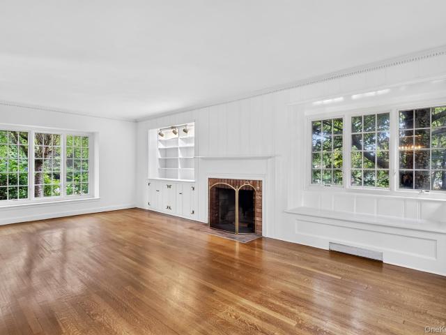 10 Ridge Drive