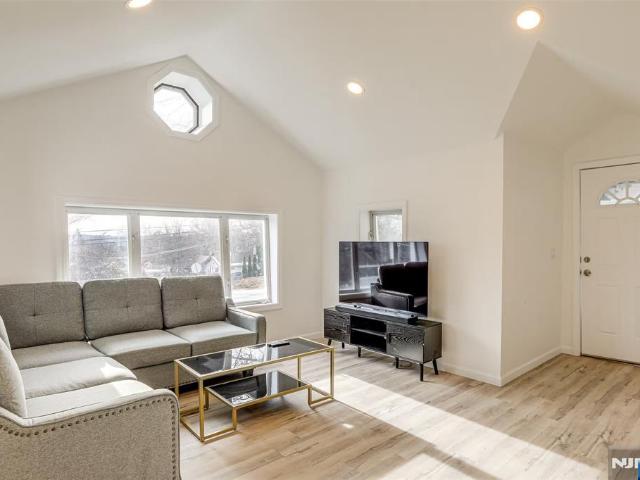 10 Ridge Road