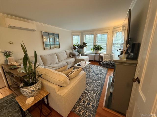 10 River Avenue