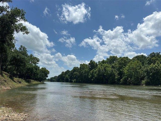 10 Riverstone Dr, Broken Bow, OK 74728