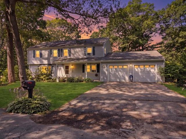 10 Roberta Dr, Onset, MA 02558