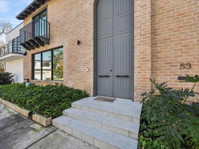 10 S Briar Hollow Ln, Unit 53, Houston, TX 77027 | MLS #65948 | Compass