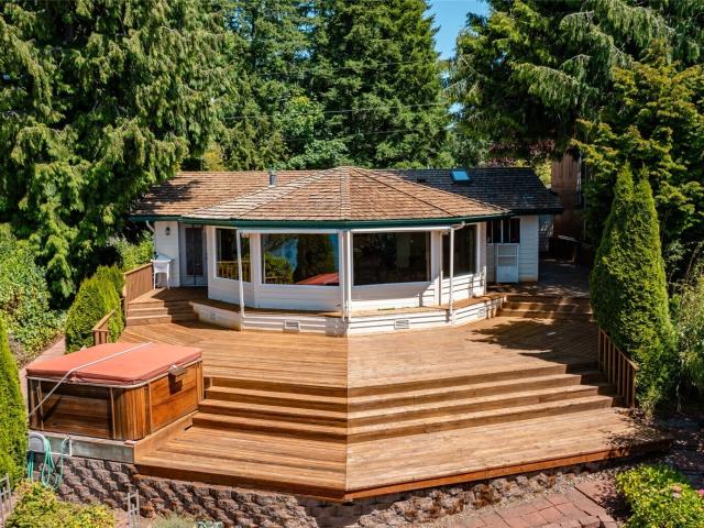 10 S Edgewater Dr, Camano Island, WA 98282 | Compass