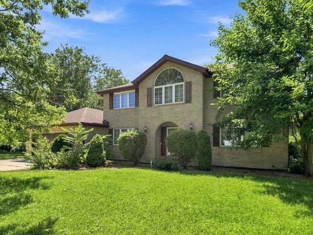 10 S Hampton Ct, Crete, IL 60417
