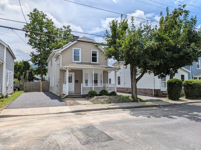 10 S Walnut St, Beacon, NY 12508