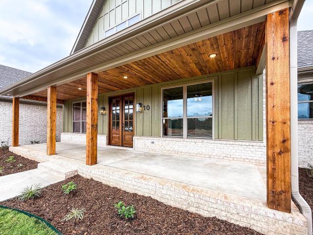10 Scheffler Cove