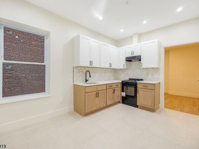 10 School St # 7