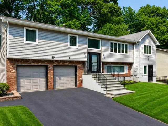 10 Sam Law Dr, Monsey, NY 10952