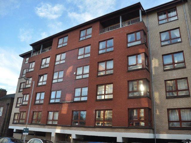 10 Sanda Street, Glasgow, G20 5 bed flat to rent £3,600 pcm £831 pw