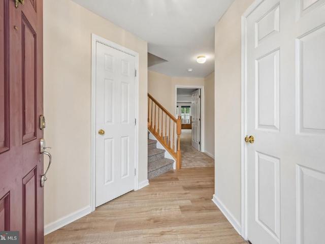 10 Saddle Lane