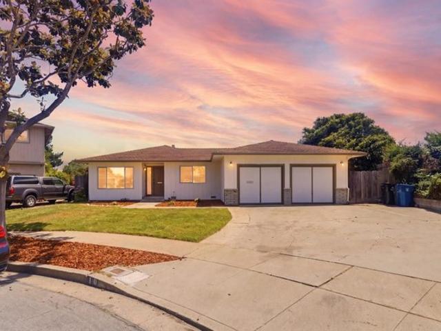 10 Saint Regis Cir, Salinas, CA 93905