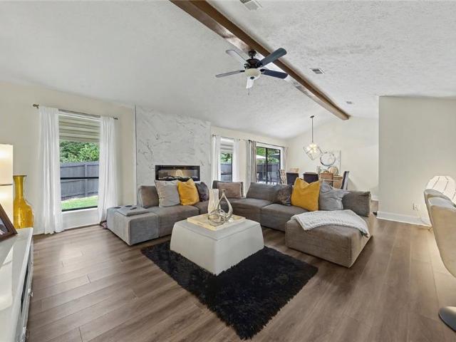 10 Saratoga Drive