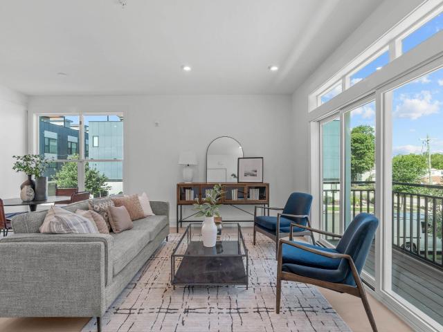 10 Seawell Avenue 101