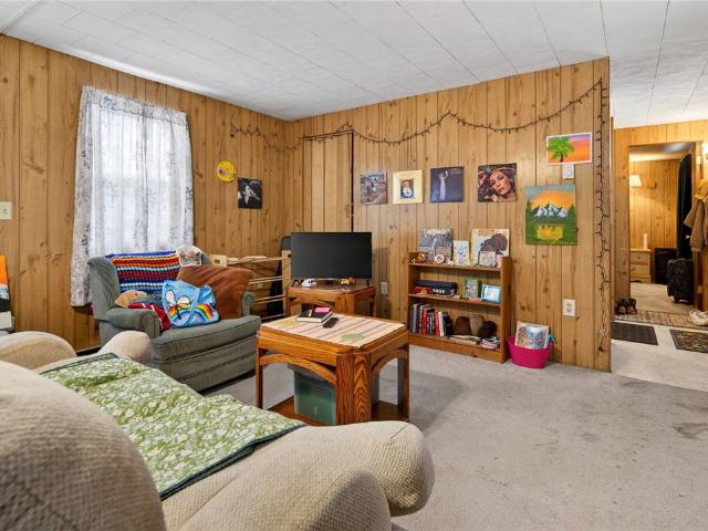 10 Sebring Road
