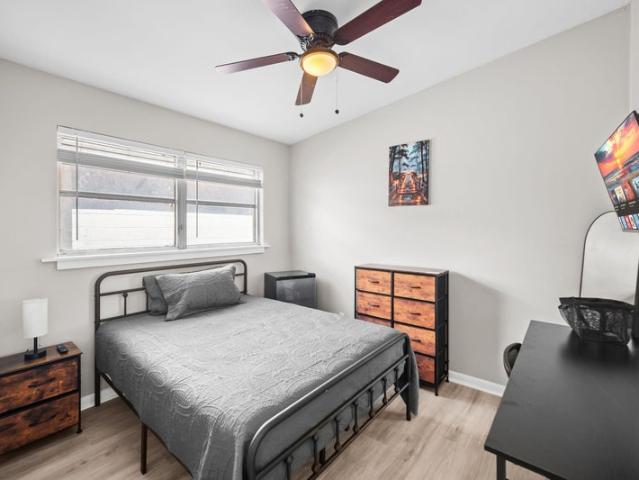 10 SECOND Walk to Bus Stop Smart TVs ️ Mini Fr