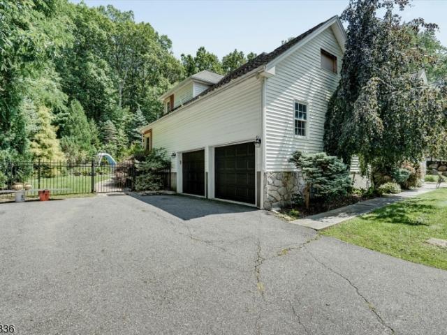 10 Skyler Ct