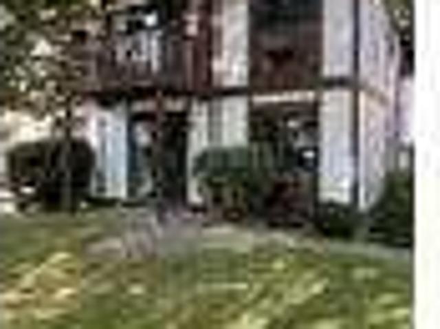 10 Skyline Dr, Fishkill, NY 12524