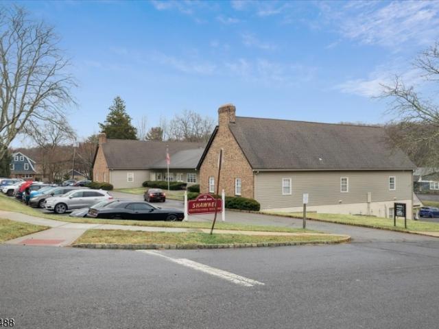 10 Shawnee Dr