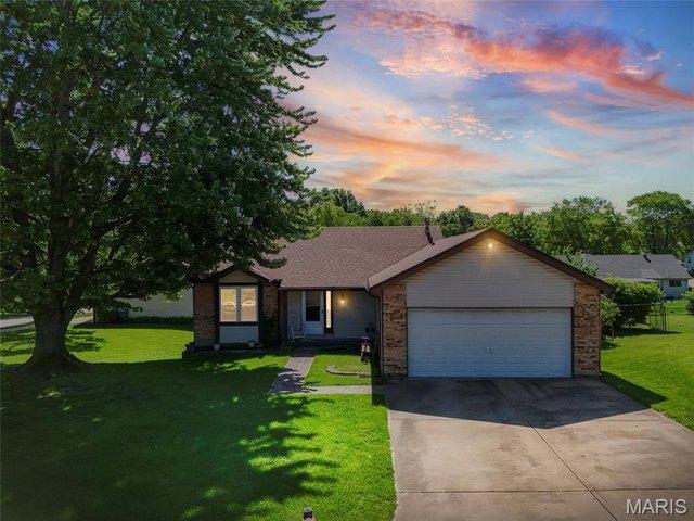 10 Shadowridge Ct, Saint Peters, MO 63376