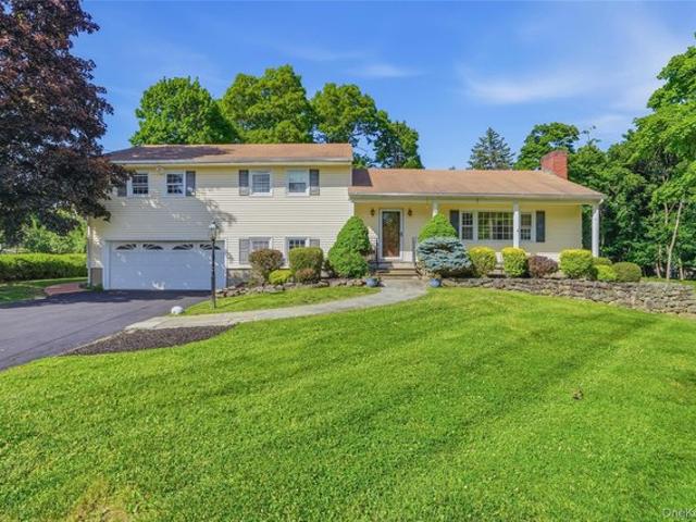 10 Sharon Ct, Cornwall On Hudson, NY 12520