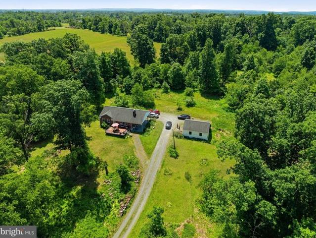 10 Sheridan Ln, Pottstown, PA 19464