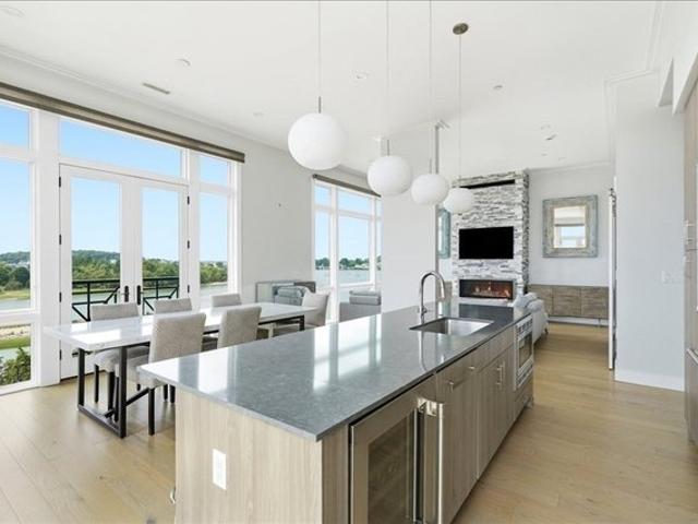 10 Shipyard Dr Apt 513, Hingham, MA 02043