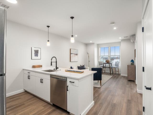 10 Somerset Ave, Unit 308, Winthrop, MA 02152 | MLS #73478 | Compass