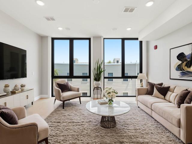 10 South St # 303