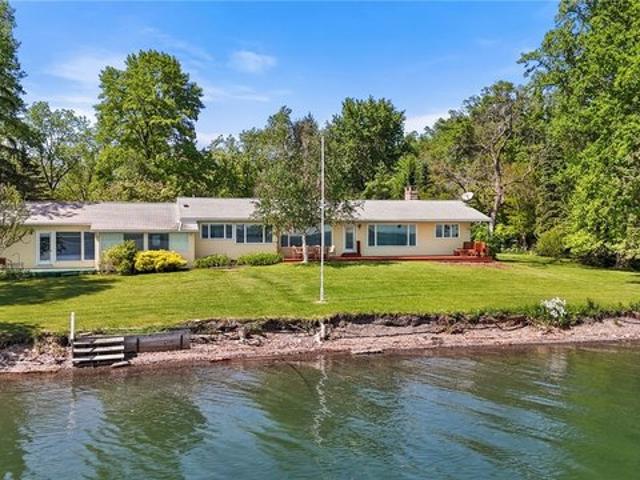 10 Sovocol Point Rd, Lansing, NY 14882