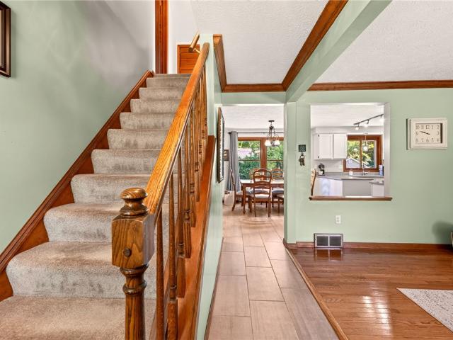 10 Slate Drive