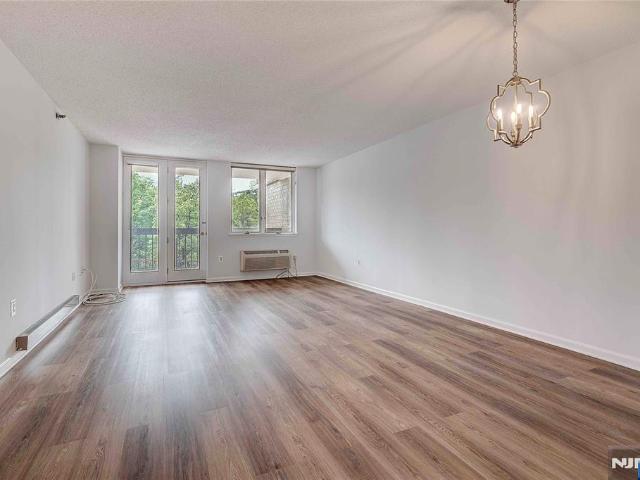 10 Smith Manor Boulevard # 211