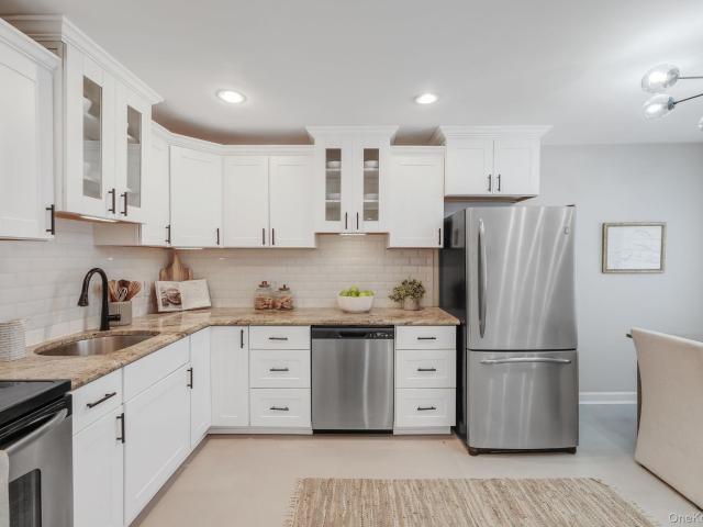 10 Smithtown Boulevard 6A