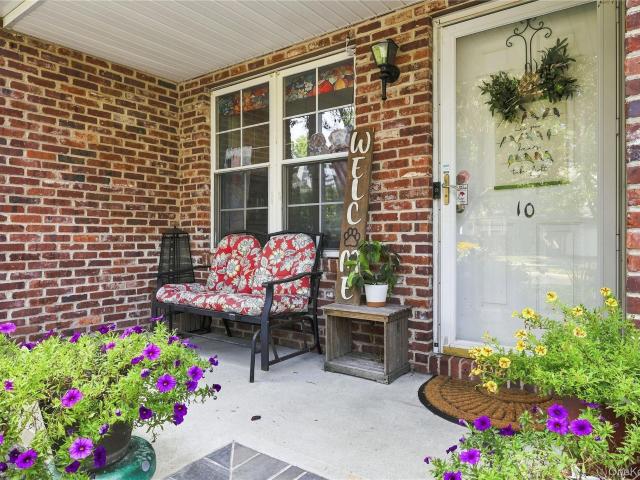 10 Sprucewood Boulevard