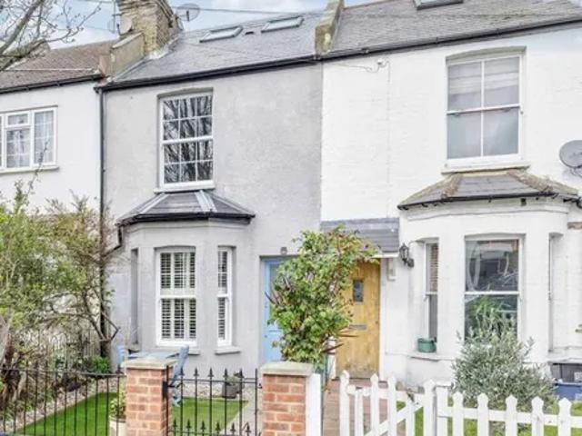 10 St George's Road, London, TW9 2LE, United Kingdom | 4 bed house for rent #135671641 | Rentberry