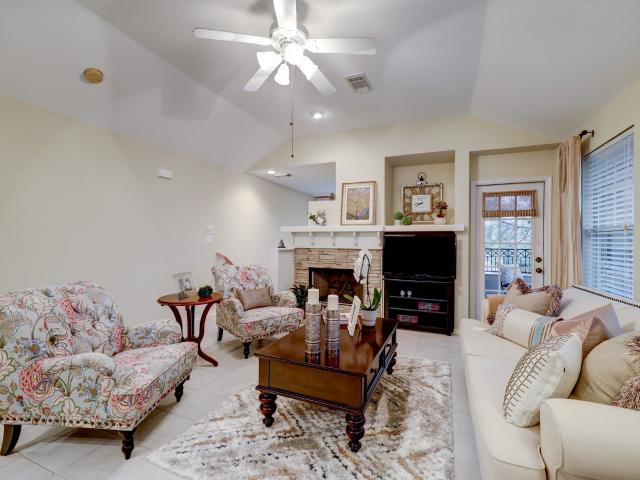 10 Stone Creek Place