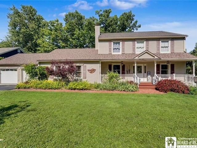10 Stoneman Ave, Lakewood, NY 14750