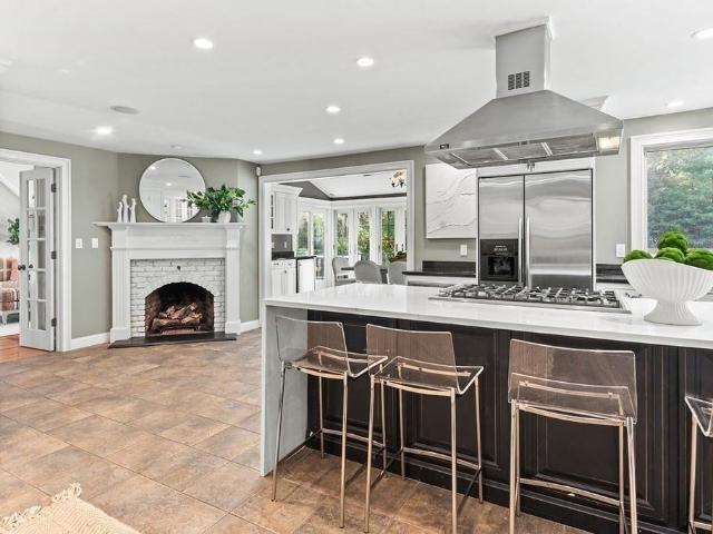 10 Stop River Rd, Norfolk, MA