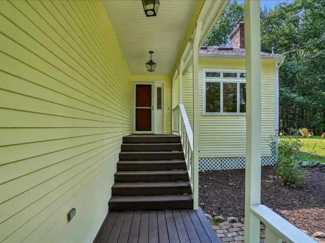 10 Standish Way