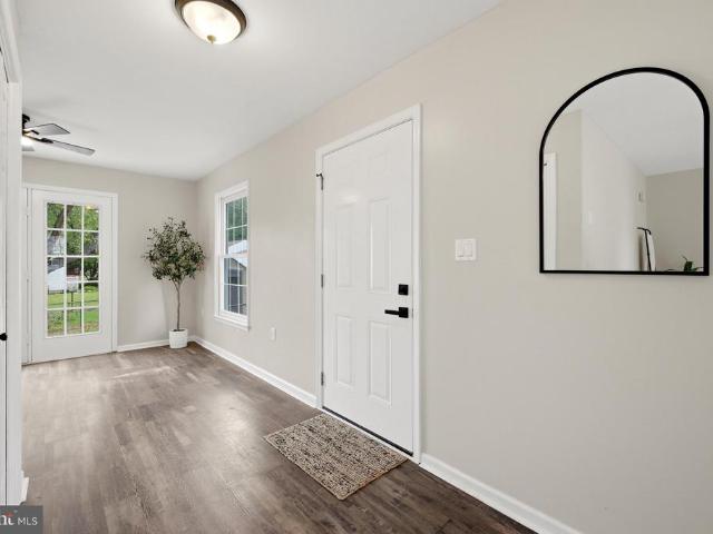 10 Standish Court