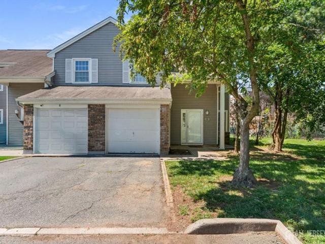10 Starlight Ct, New Brunswick, NJ 08901