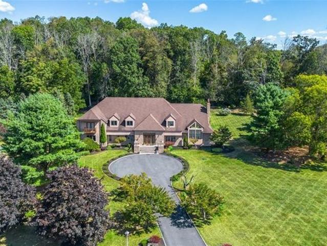 10 Sunny Ln, Green Township, NJ 07821