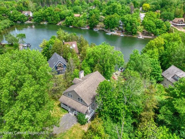 10 Sunrise Ct, Athens, NY 12015