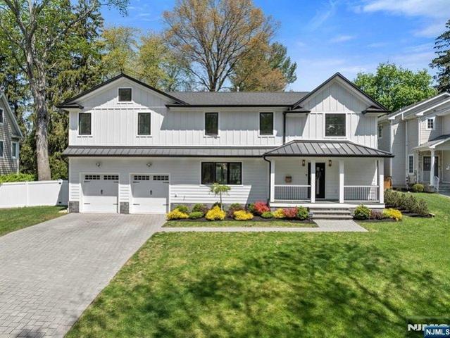 10 Sunset Rd, Demarest, NJ 07627