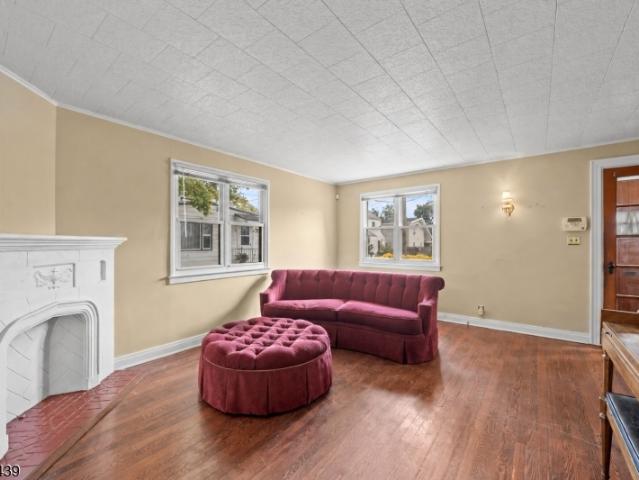 10 Sussex Rd