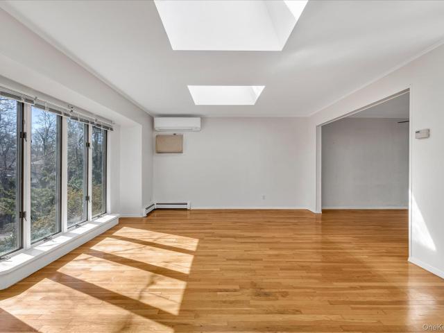 10 Sycamore Road