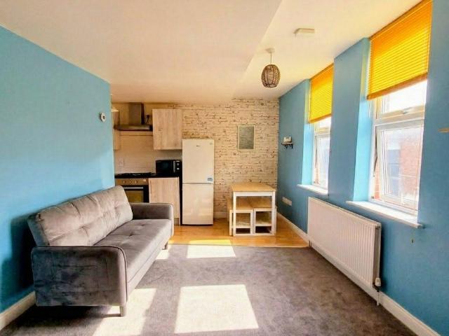 10A London Road, Enfield, EN2 1 bed apartment to rent £1,450 pcm £335 pw