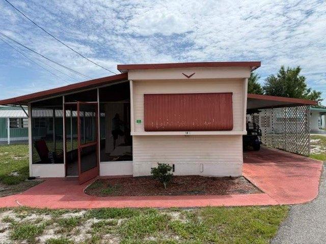 10A Lake Breeze Dr, Tavares, FL 32778
