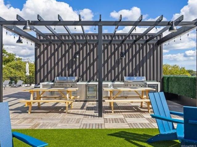 10A Willard Rd #302, Norwalk, CT 06851