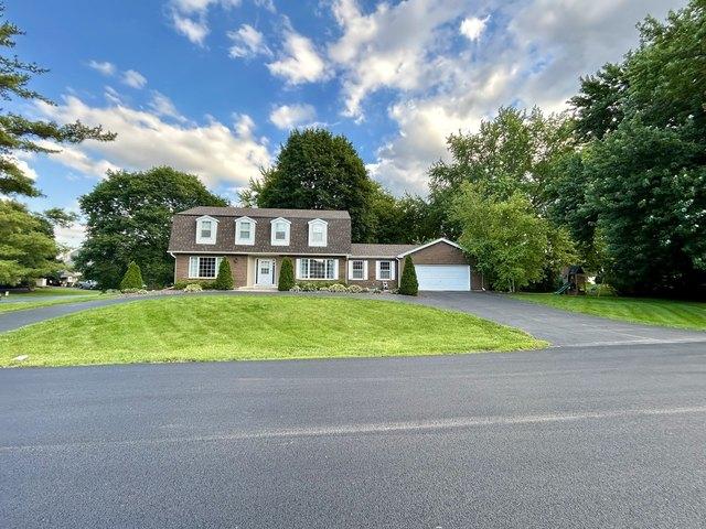 10S450 Windjammer Ln, Naperville, IL 60564