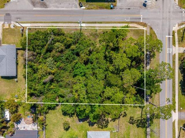 10th St, Holly Hill, FL 32117
